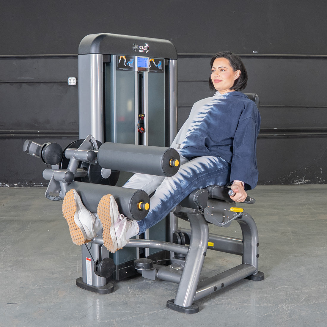 Elite Plus Leg Ext/Seated Leg Curl Combo - Muscle D Fitness Commercial ...